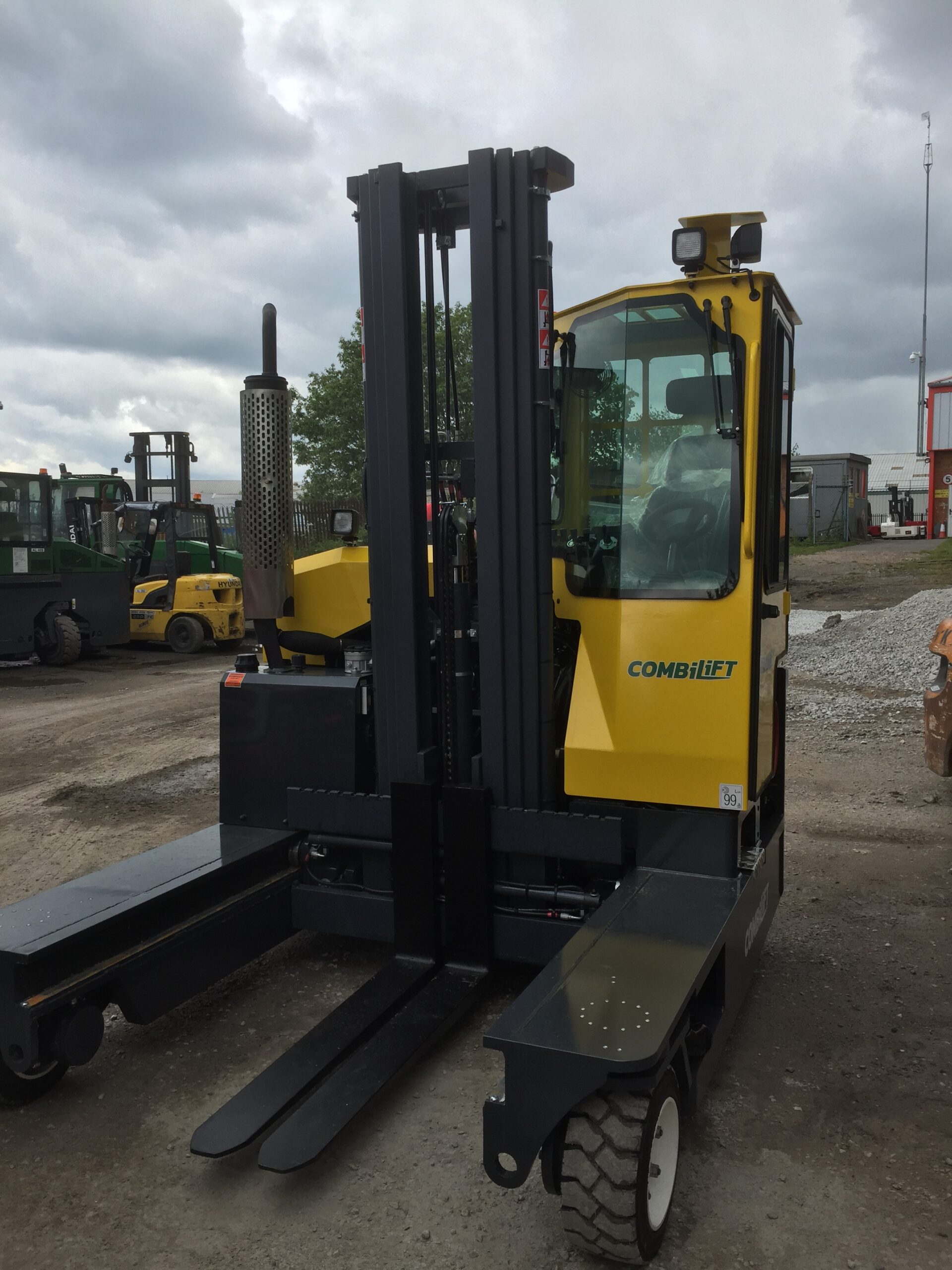 AL631 Comblift C3000 3.0 Tonne Gas - Allways Forktruck Services Ltd