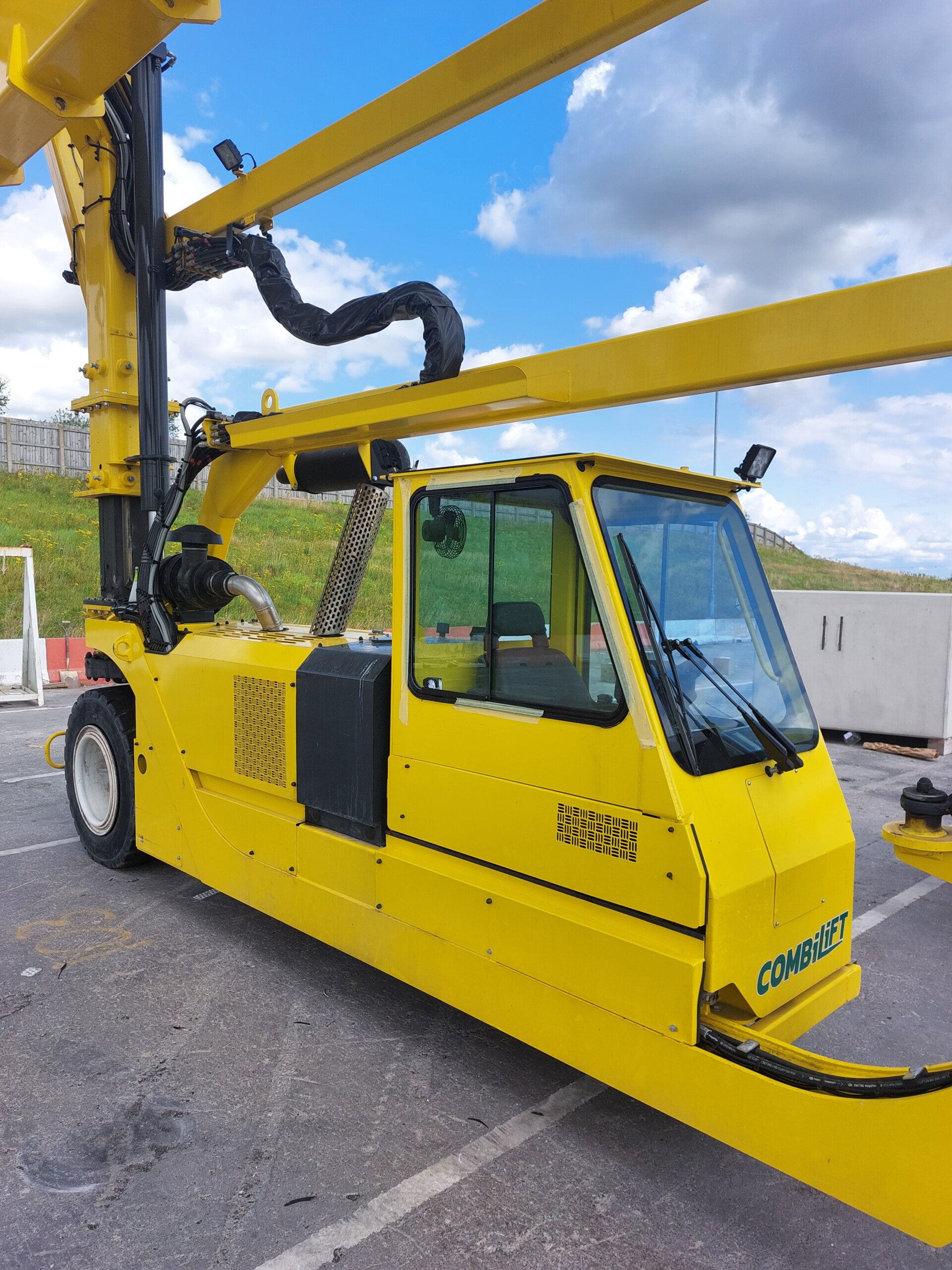 Straddle Carrier - Please contact us for further details - Allways ...