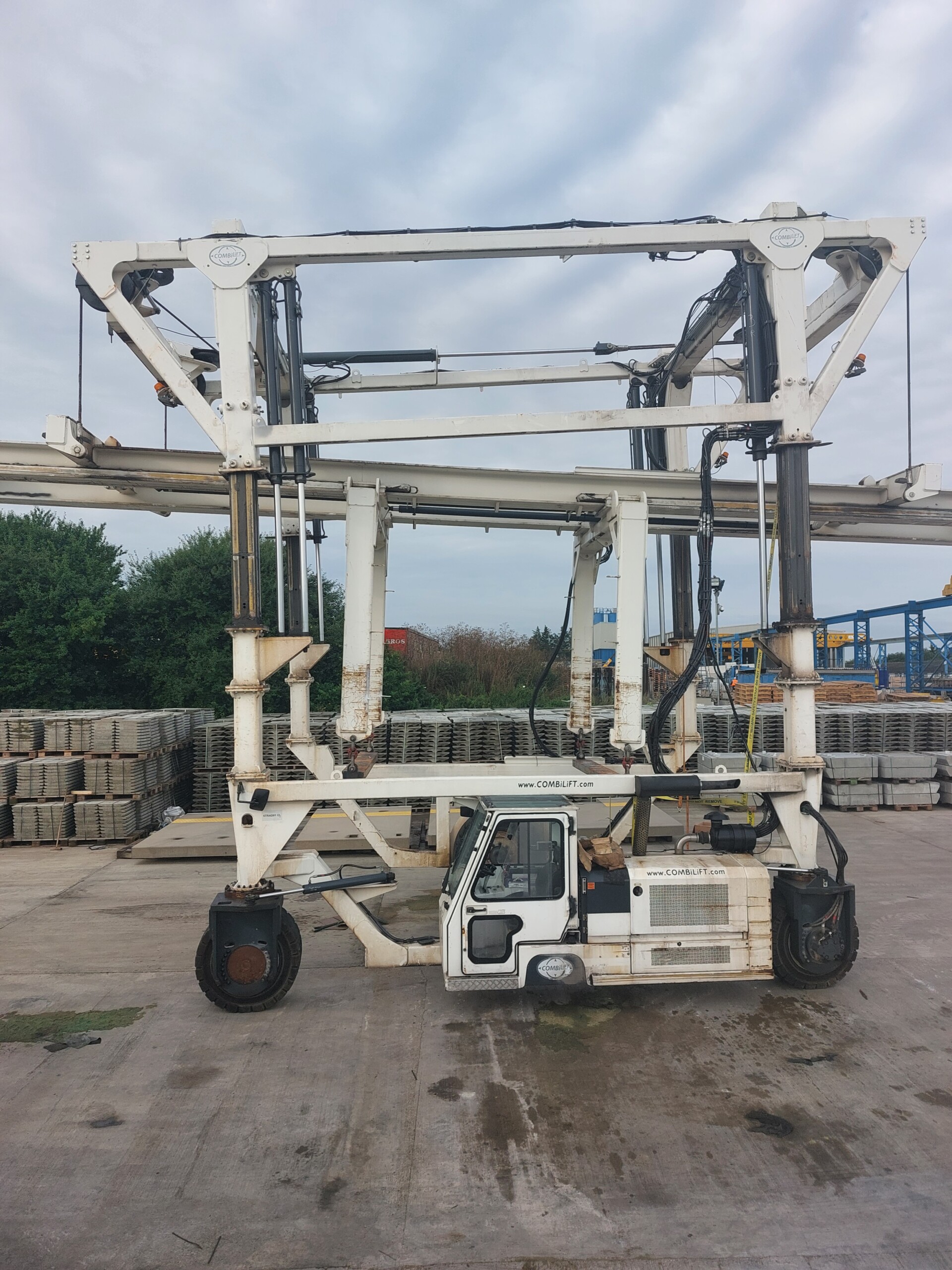 Straddle Carrier - Please contact us for further details - Allways ...