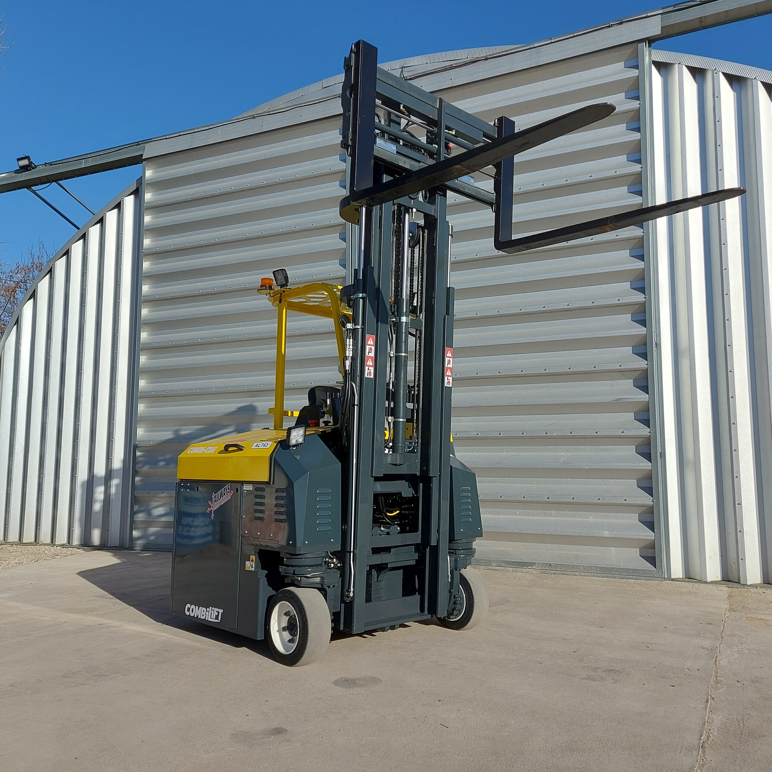 AL743 COMBILIFT CBE3000 3.0 Tonne Electric