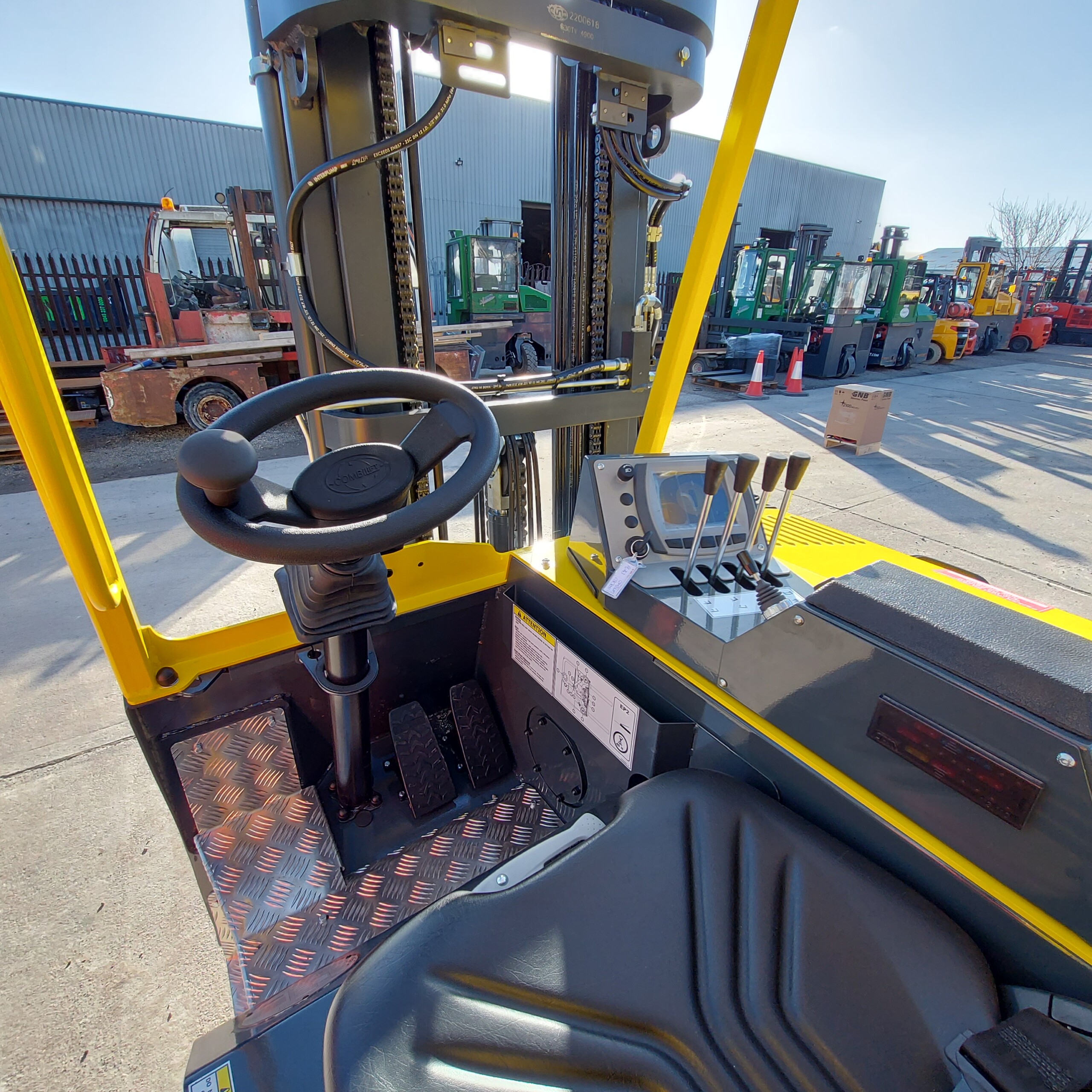 AL743 COMBILIFT CBE3000 3.0 Tonne Electric