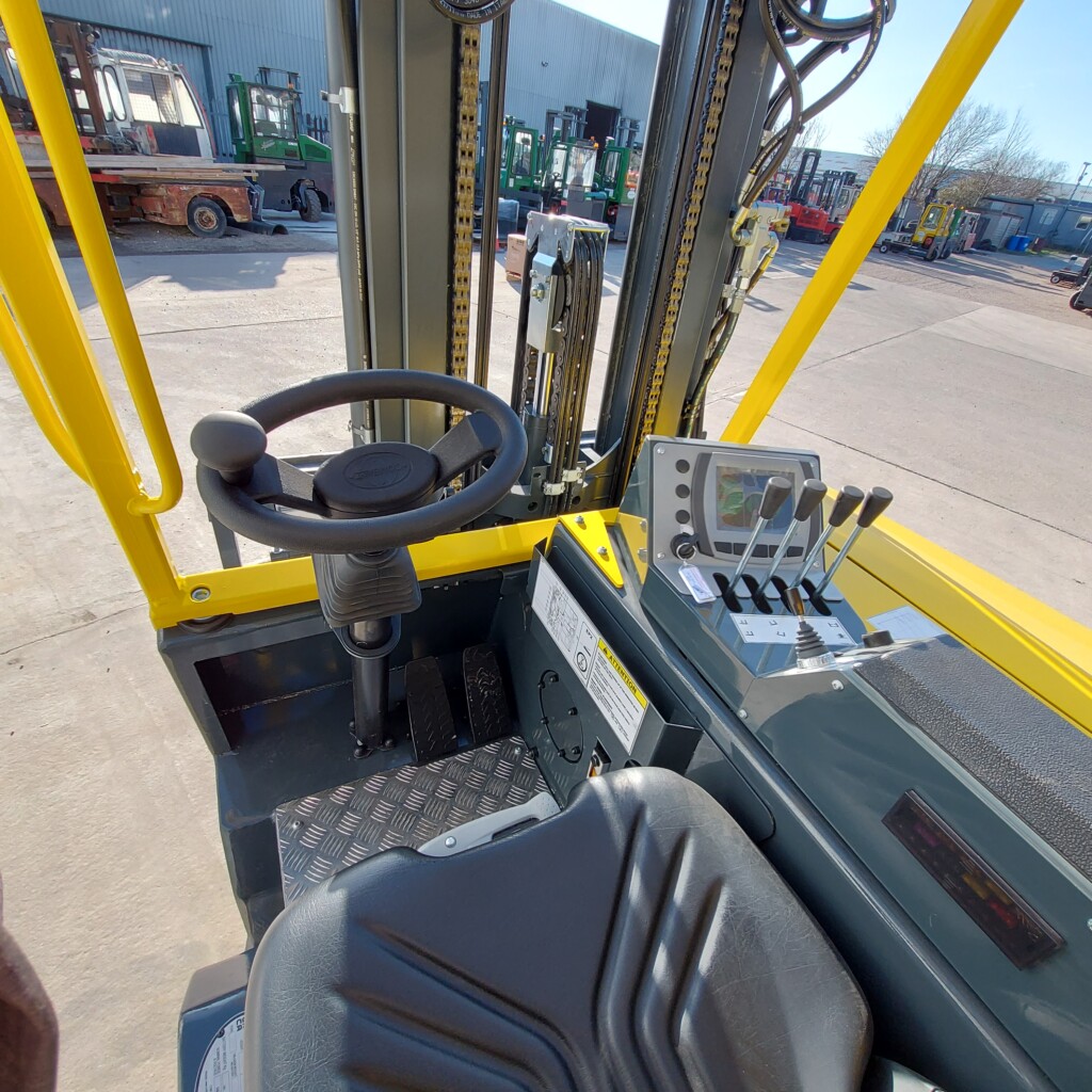 AL744 COMBILIFT CBE4000 4.0 Tonne Electric