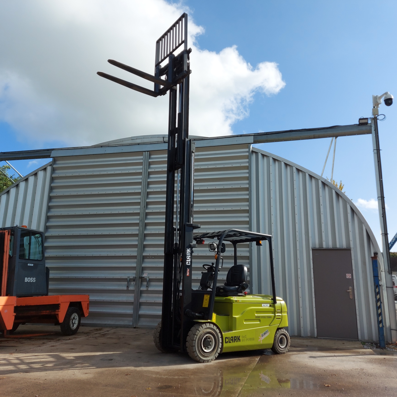 AL747 CLARK GEX-30 3.0 TONNE ELECTRIC